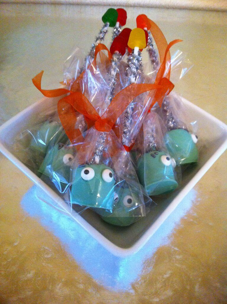 {DIY} Marshmallow Robot Pops - Momfluential Media