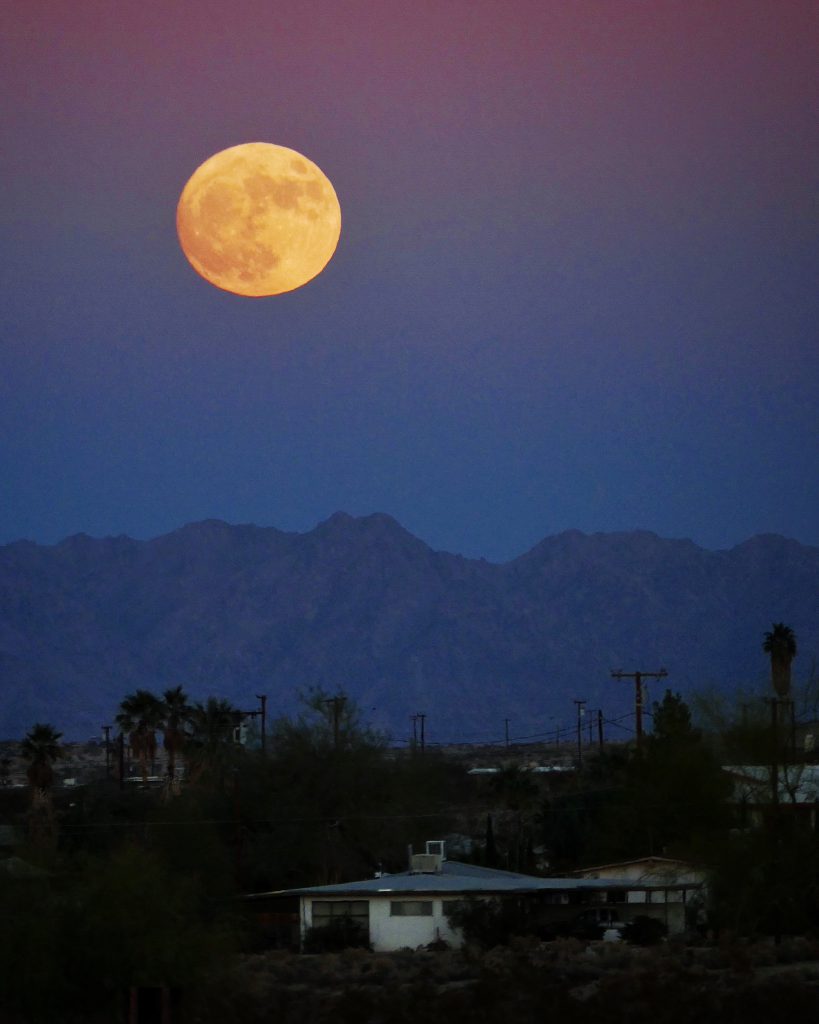 Best Places to watch a Joshua Tree Sunset, Stars and Moonrise